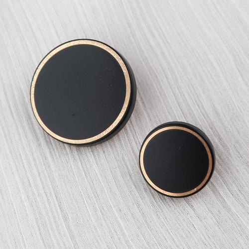 Jual Kancing Blazer Mewah Minimalis Hitam Gold | Istana Kancing - Kota ...