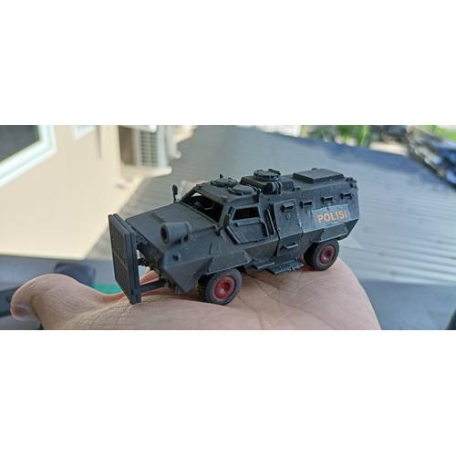 Jual Miniatur kendaraan lapis baja Barracuda Brimob - Di cat 1/43 ...