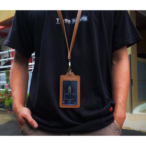 Jual Name Tag - ID Card Kulit - Model L.2 - Hitam, Polos - Kab. Garut ...