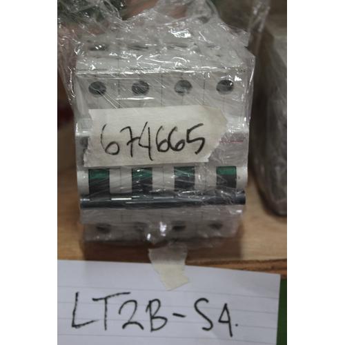 Jual MCB 4P 6A 10KA, Curve C - 674665 - G64 - GE - Kab. Bekasi - Bina ...