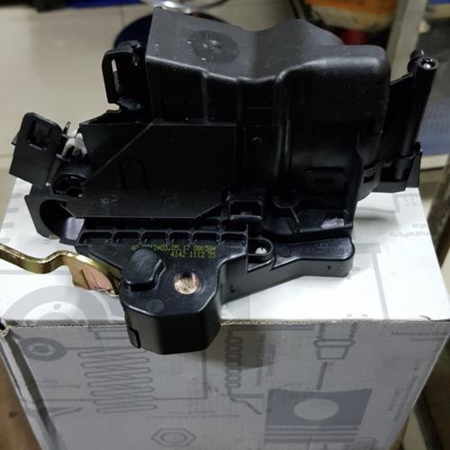Jual Door Lock Depan Mercedes Benz W202 W210 Kanan Original - Jakarta ...