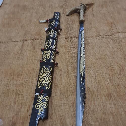 Jual MANDAU ETNIK DAYAK KALIMANTAN.MANDAU MODEL NAGA.BUAT KOLEKSI ...