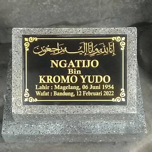 Jual Paket Nisan Ukr. 43 & Rumput jepang utk Makam / Rumput Makam ...