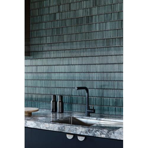 Jual Wall Decoration Type Pottery Striped Pecock - Venus Tiles - Kota ...