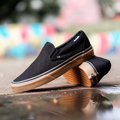Jual Vans Slip On Classic Black Gum - BNIB Original - 38 - Kab. Sleman ...