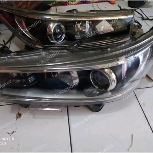 Jual Headlamp Lampu Depan Toyota Innova Reborn Type V 2019 sepasang ...