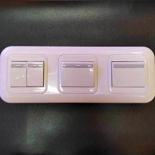 Jual saklar isi 3 + saklar tunggal HOTEL panasonic 3 gang wide series ...
