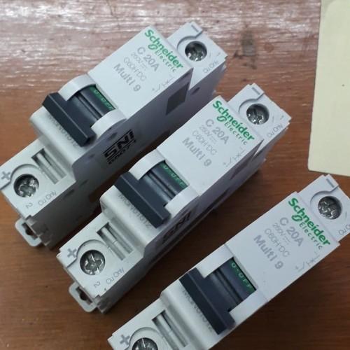 Jual Mcb c60h dc 1p 2A 4A 6A 10A 16A 20A 25A - Jakarta Pusat ...