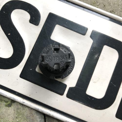 Jual Original Mercedes Benz W210 Socket Stop Lamp 01 - Kota Depok ...