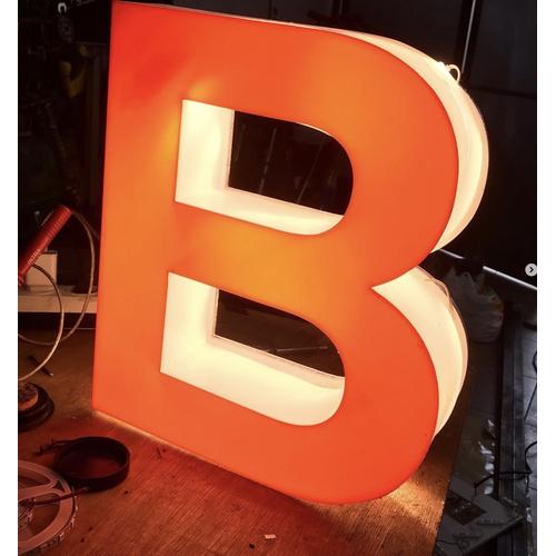 Jual Letter Box tulisan axrylic timbul nyala LED. neonbox akrilik huruf ...