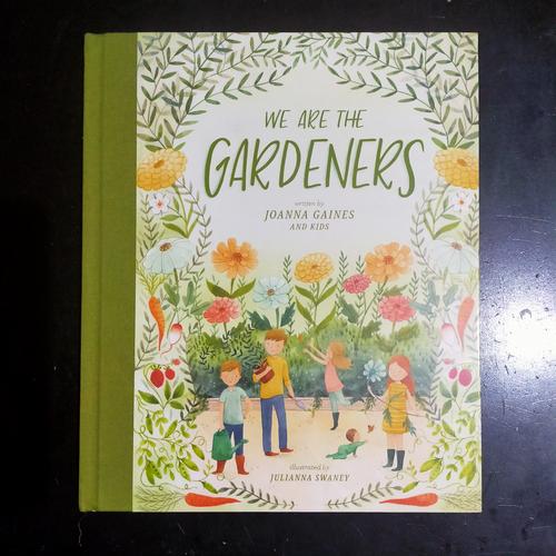Jual We Are The Gardeners - Joanna Gaines & Julianna Swaney [Picture ...