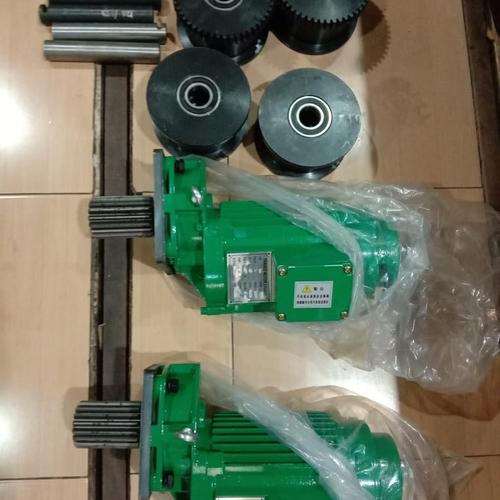 Jual Motor Saddle/Motor Long Travel 0.75KW set roda open gear untuk 5 ...