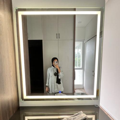 Jual Cermin LED Touchscreen 90 x 90 cm | Cermin Rias | Cermin Kamar ...