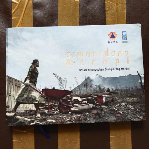 Jual ASMARADANA MERAPI NARASI KETANGGUHAN ORANG-ORANG MERAPI - Kota Bekasi - Toko Buku ...