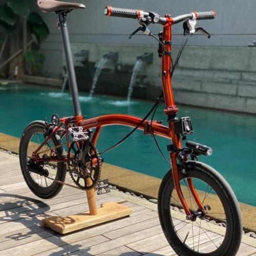 Jual DISTRIBUTOR Display Standar Sepeda Lipat Folding Bike Stand Wood ...