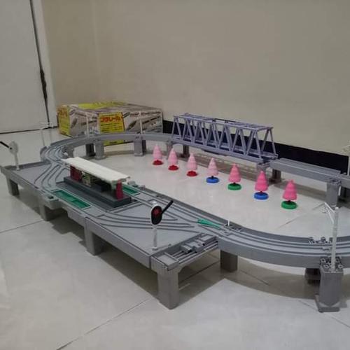 Jual Cikini Station (Stasiun Cikini Legendaris) Plarail Takara Tomy ...