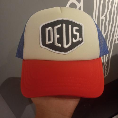 Jual Topi Trucker Deus Original red blue - Kab. Badung - Surf Original ...