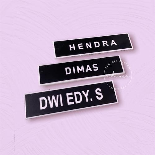 Jual Name Tag Grafir Hitam Putih | Nametag custom - Pakai Bis Putih ...