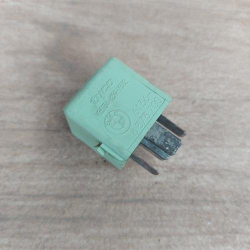 Jual Original Relay Hijau Muda Fuel Pump / ECU BMW E36 Kaki 5 tengah 87 ...