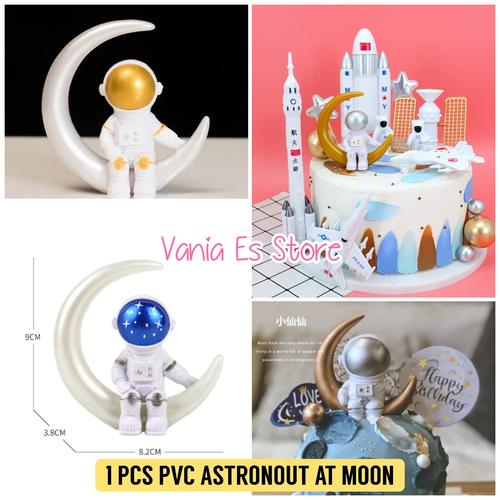 Jual 1 Pcs Topper Cake Astronaut at the Moon PVC / Astronot di Bulan ...