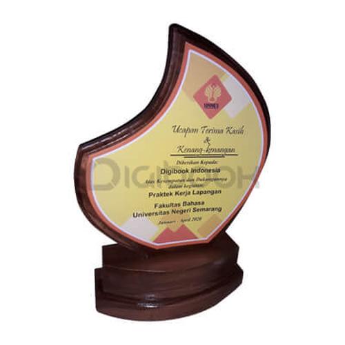 Jual PLAKAT KAYU - PLAKAT - MEDALI - TROPHY Murah bisa Custom - Kota ...