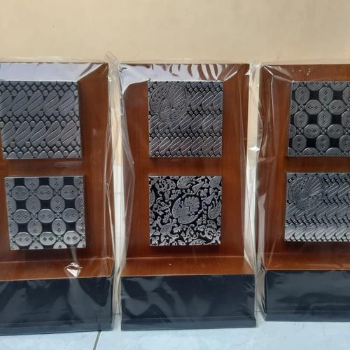 Jual Plakat Batik Tradisional Hiasan Motif Batik Replika Batik ...