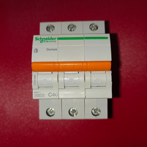 Jual mcb schneider 3 phase 40 amper domae - Kota Bandung - hand ...