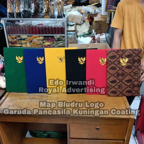 Jual Map Garuda Pancasila Kuningan Coating Map Bludru Map Upacara Map ...