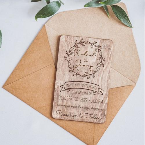 Jual cetak undangan pernikahan kayu grafir - wedding invitation ...