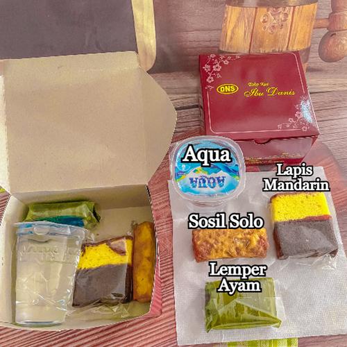 Jual Snack Box | Kue Snack isi 3 macam + Aqua - Jakarta Timur - TOKO ...