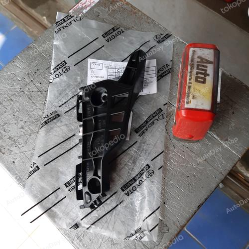 Jual bracket bemper depan Toyota Sienta Original - Jakarta Utara ...