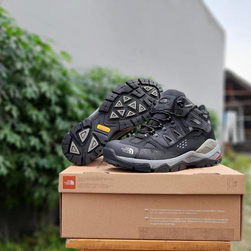 Jual Sepatu Gunung The North Face Sepatu Tracking Tnf Sepatu Hiking ...