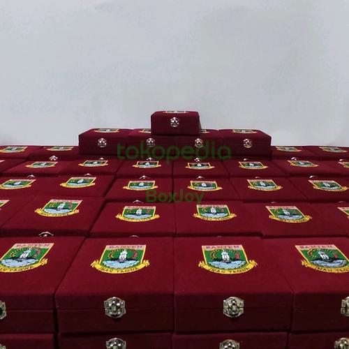 Jual Box Bludru Bordir / kotak Bludru Bordir / Box Plakat Bordir Custom ...