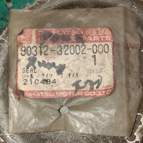 Jual Seal Daihatsu 90312 32002 000 Made in Japan (segel) - Kota ...