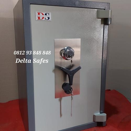 Jual Brankas DELTA SAFES Ukuran 1 meter Bagus Murah u/ dokumen uang ...