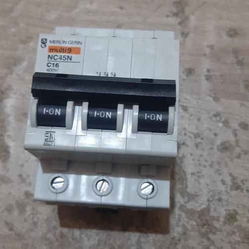 Jual mcb schneider merlin gerin 3p 3phase 6a 10a 16a 20a 25a 32a 40a - 40a - Jakarta Pusat ...