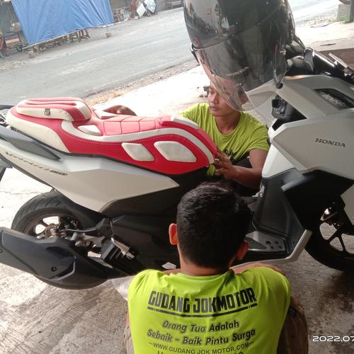 Jual jok vario 160 custom model retro predator - Kab. Boyolali ...