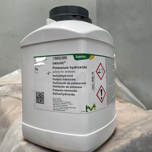 Jual MERCK 105033 POTASSIUM HYDROXIDE 5 KG - Kota Bekasi - KimiaKilat ...