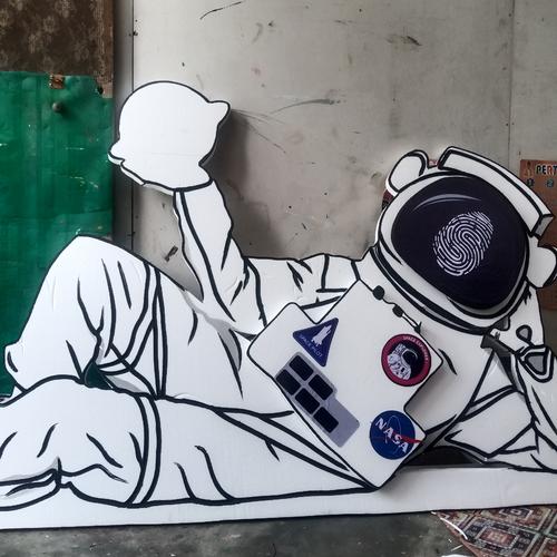 Jual Patung Astonot Styrofoam | Patung 2 Dimensi | Patung 2D Custom ...