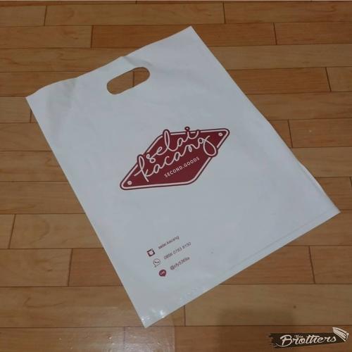 Jual Plastik PE Plong 35x45 Sablon 1 Sisi 1 Warna Custom Logo Sendiri ...