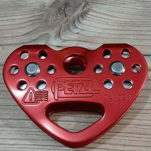 Jual PETZL Tandem Pulley P21 Merah Original PETZL - Jakarta Barat ...