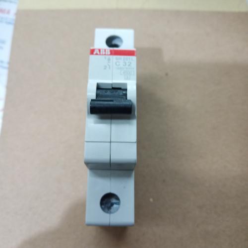 Jual ABB McB ABB SH201L 1P 32A, Produk dengan Spesifikasi 1C32 Sesuai Gambar - Jakarta Pusat ...