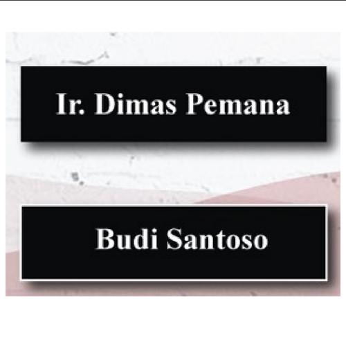 Jual Nama Dada / Name Tag atau Papan Nama Grafir - PENITI - Hitam ...
