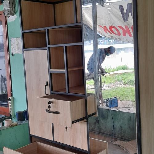 Jual lemari custom pakaian/lemari industrial besi/lemari baju minimalis ...