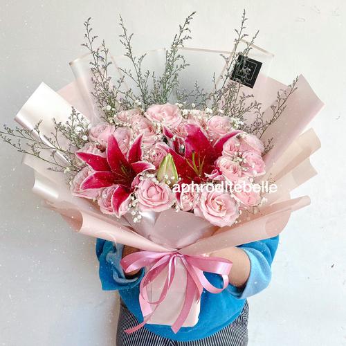 Jual Buket Bunga Rose & Lily Premium / Hadiah Buket Bunga Wisuda ...