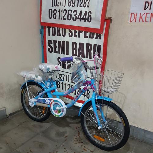 Jual sepeda mini 20 wimcycle yuna new keranjang besi biru - Kab. Sragen ...
