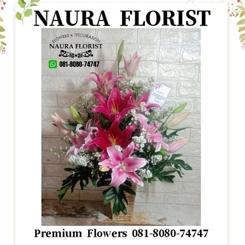Jual rangkaian bunga meja/lili pink/ bunga asli /bunga premium /kado ...