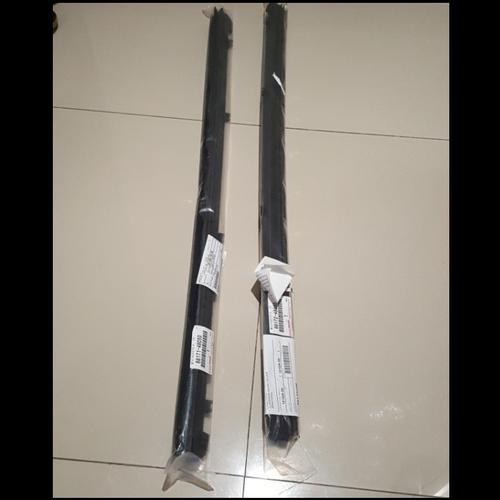 Jual karet pelipit kaca depan dalam KANAN lexus rx270 68171-48050 ...