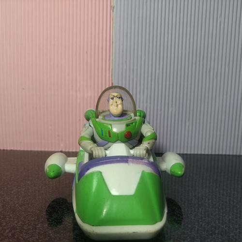 Jual figure buzz lightyear toy story 3 naik pesawat gimmick dari shell ...