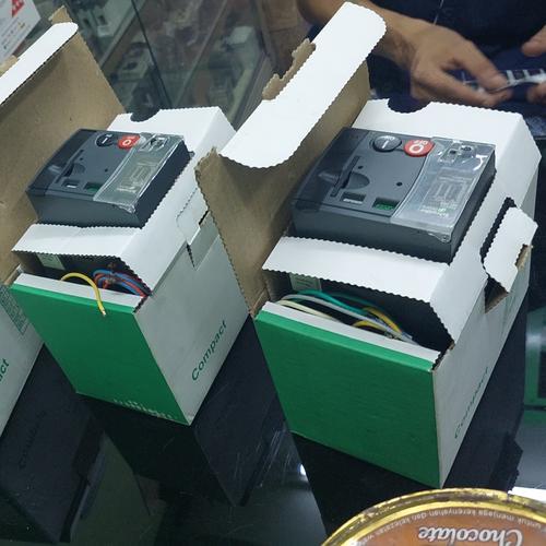 Jual MCCB NS250N 250A 3P + MOTORES + UVT + AUXSLRE 220VAC SCHENEDER ...